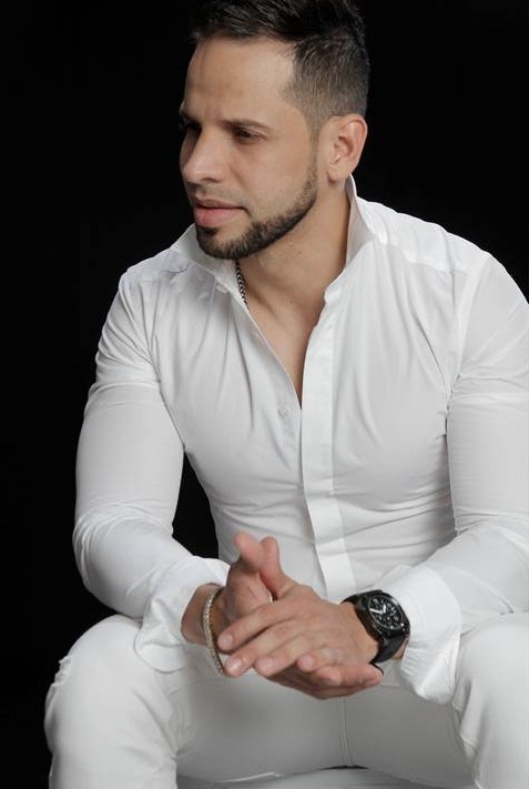 El boricua ERICK J promociona POESÍA DE AMOR | Rumberos