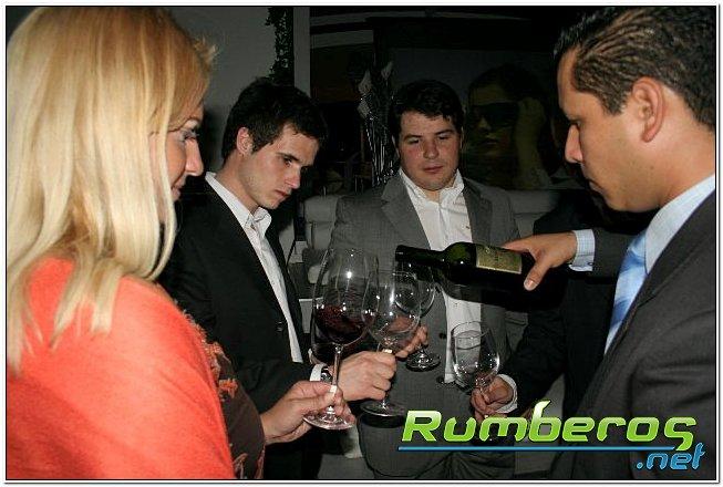 Cata de Vinos CANEPA en Ganadero Roof | Rumberos