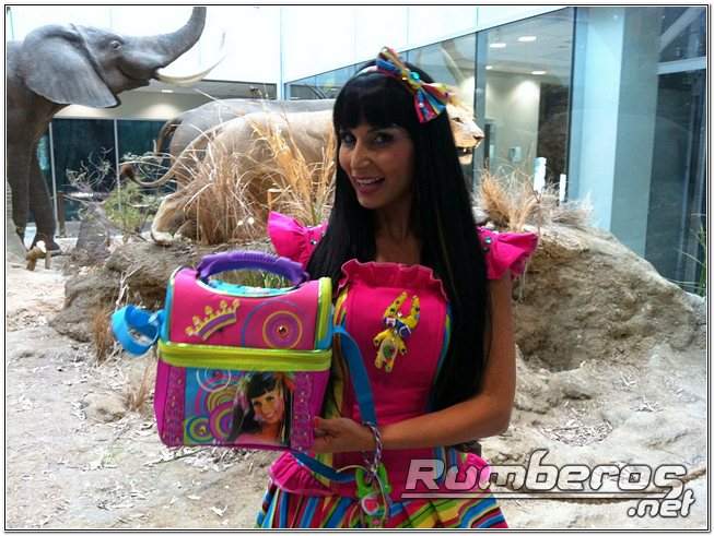 LADY MÁGICA CARGADA DE PROYECTOS | Rumberos